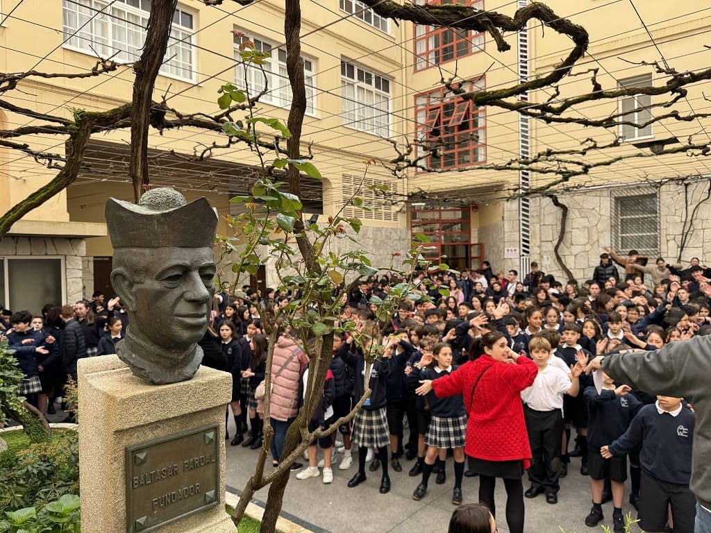 Ofrenda Floral 2024 a nuestro Fundador Don Baltasar Pardal - Hijas de ...